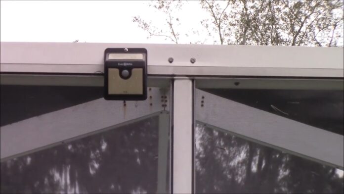 11 Best Solar Gutter Lights For Outdoor White Warm Decor 2024 - Light ...