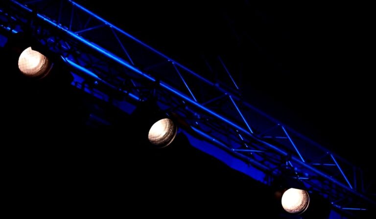 5 Different Types of Gases Used in Bulbs 2024: From Neon to Halogen